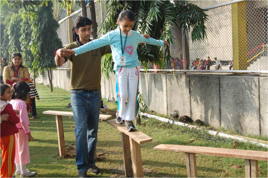 Outdoor Camping For Schools | Camping In School | Day Adventure Camp In ...